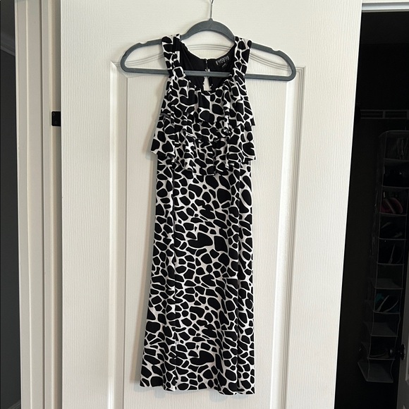 Enfocus Studio | Dresses | Enfocus Studio Black And White Giraffe Print Dress | Poshmark